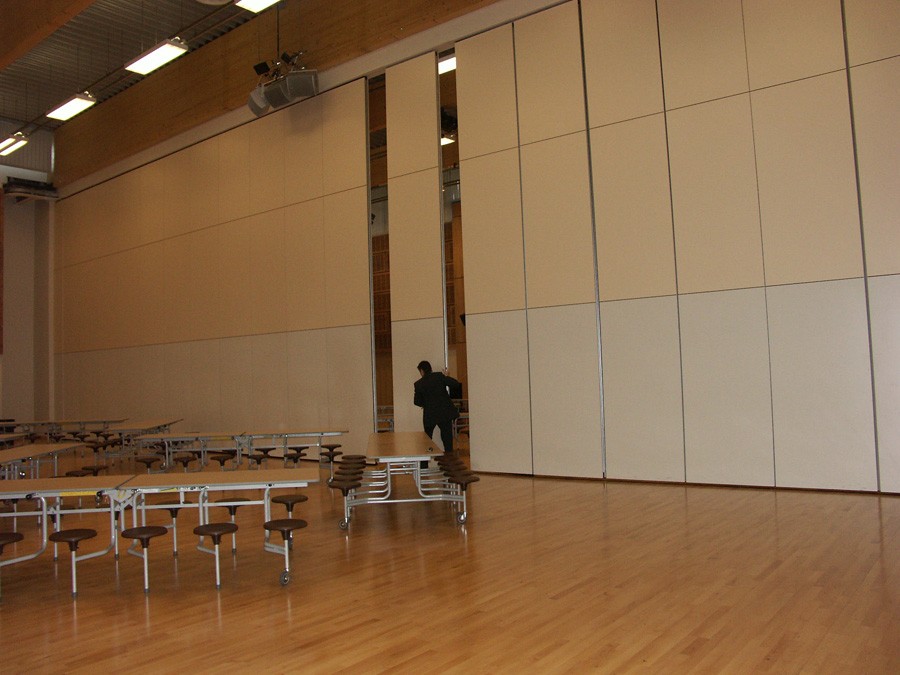 7 metre high wall installed in London School | Building Specification