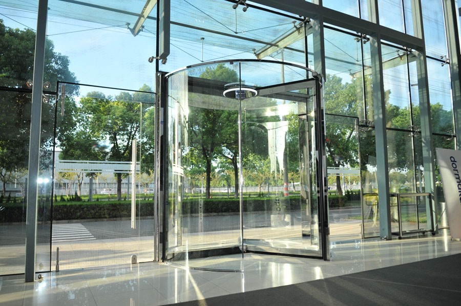DORMAKABA SETS THE STANDARD WITH PREMIUM ALL GLASS REVOLVING DOOR ...