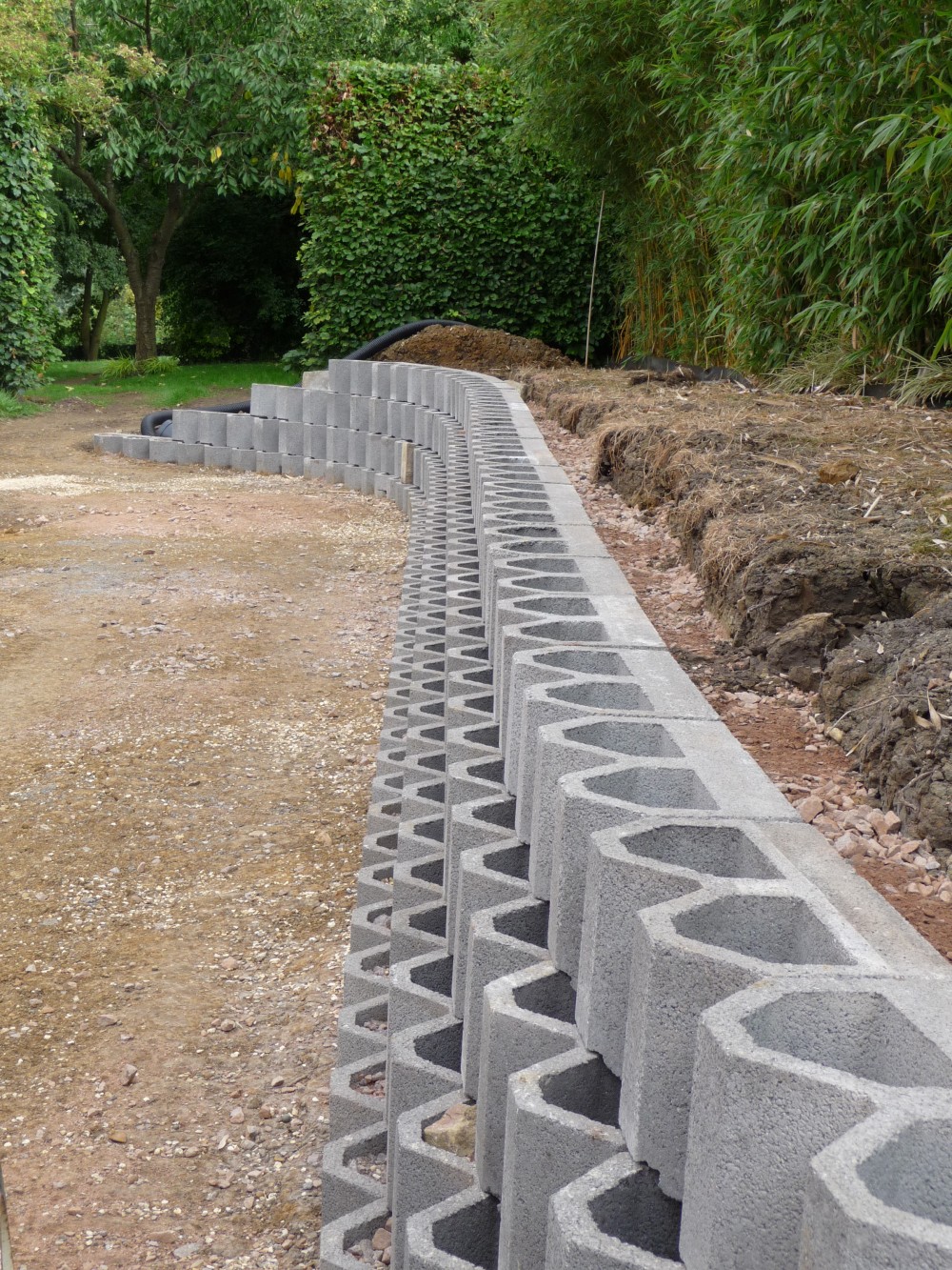 Dry-Build Solutions for earth retention or noise absorption. | Building ...