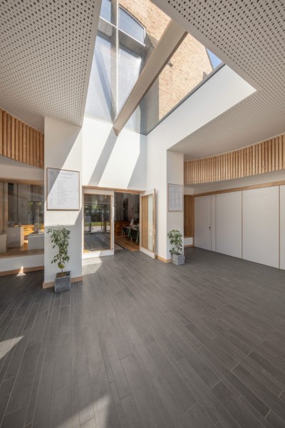 IMPRESSIVE ROOFLIGHTS FLOOD CHURCH EXTENSION WITH DAYLIGHT | Building ...