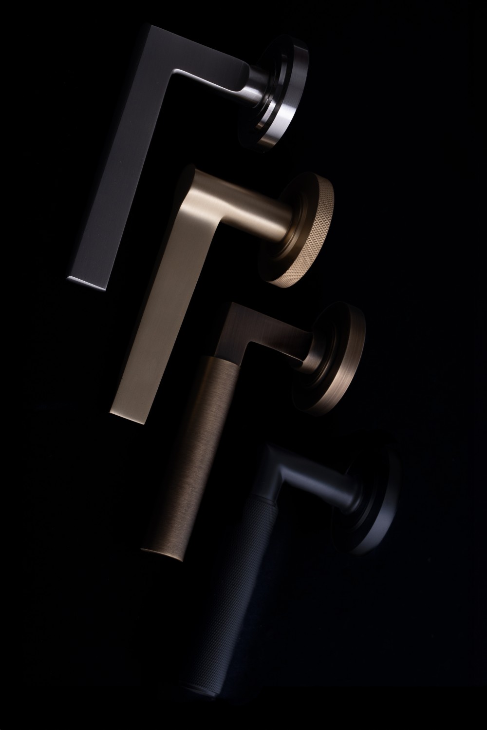 IRONMONGERYDIRECT’S LATEST CATALOGUE FEATURES NEW DOOR HARDWARE ...