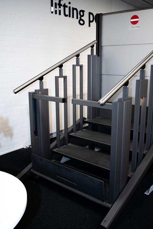 Next generation ‘FlexStep’ platform lift is launched | Building ...