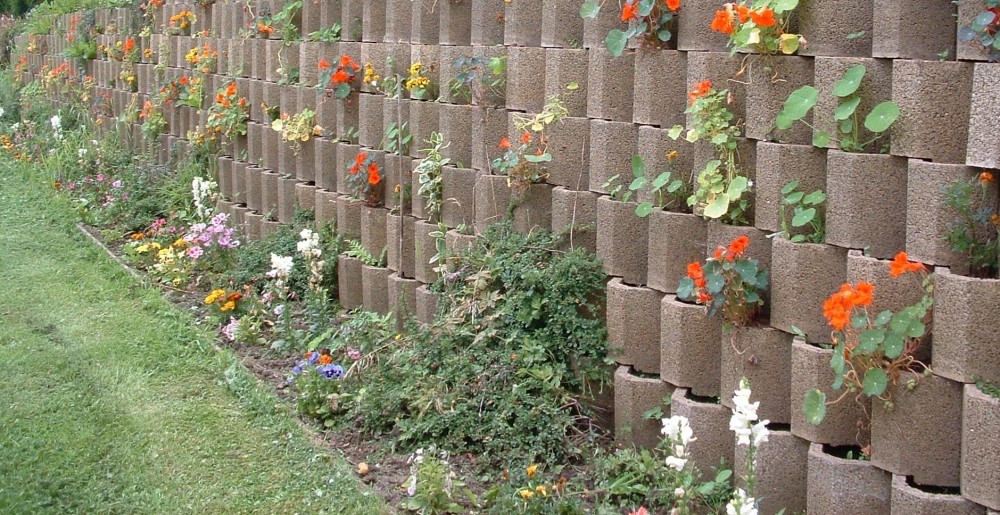 Vertical Landscaping Solutions for Retaining Walls | Building Specification